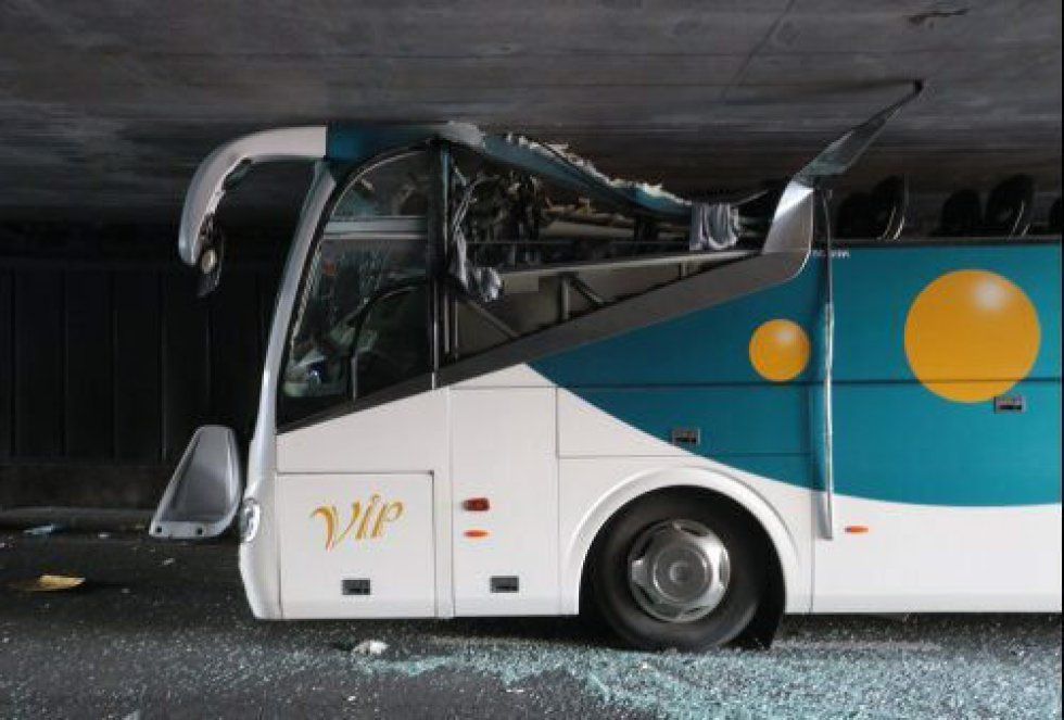 Accidente de autobús en Francia deja 21 heridos
